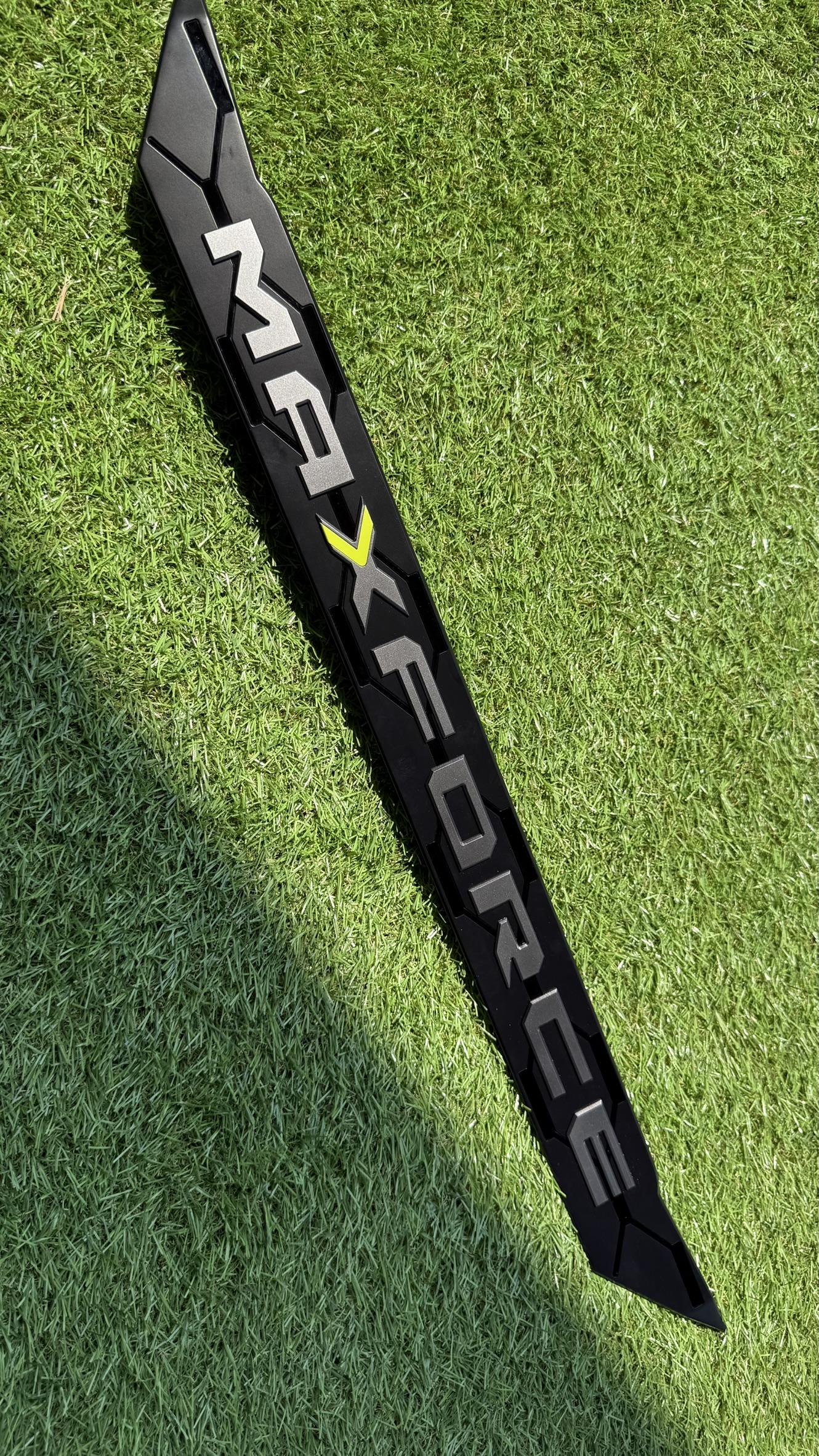 แผ่นอักษรกระจังหน้า MU-X MAXFORCE ของแท้ HB ส่งฟรี | Shopee Thailand