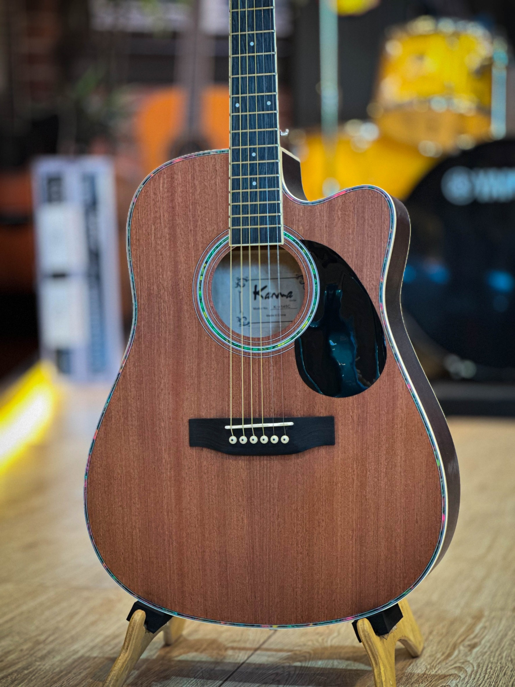 🎥 กีต้ารโปร่ง|ไฟฟ้า KAMA K-4145c Top สีไม้มะฮอกกานี พร้อมเซตของแถม ...