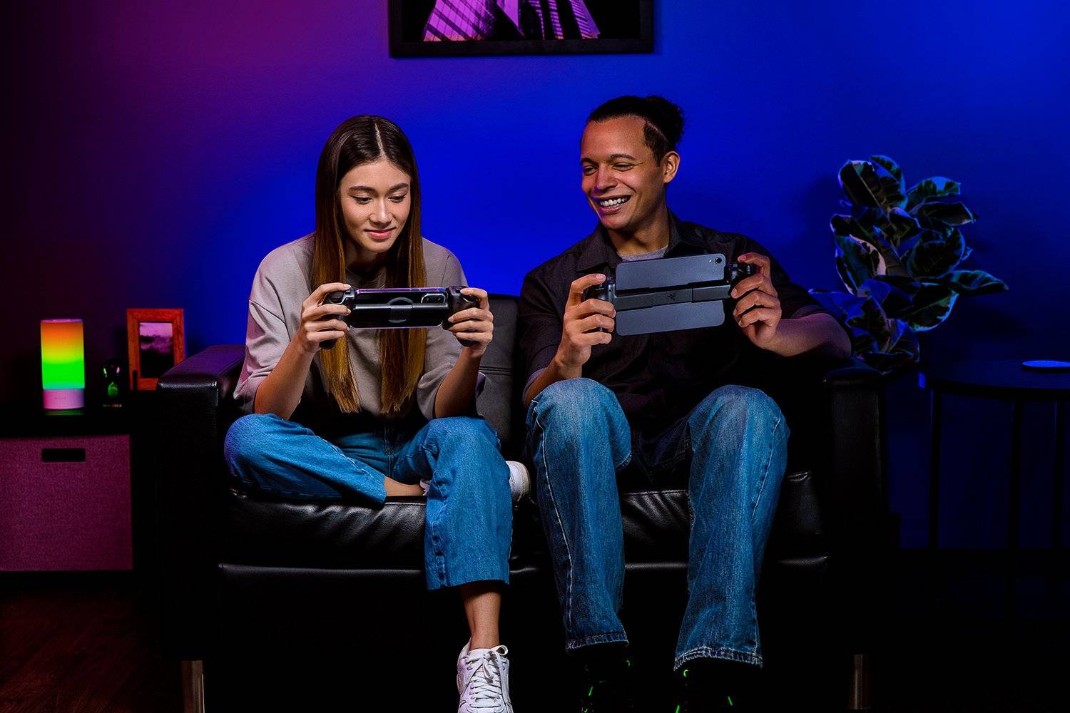 Razer Kishi Ultra - Console-Class Mobile RGB Gaming Controller with ...