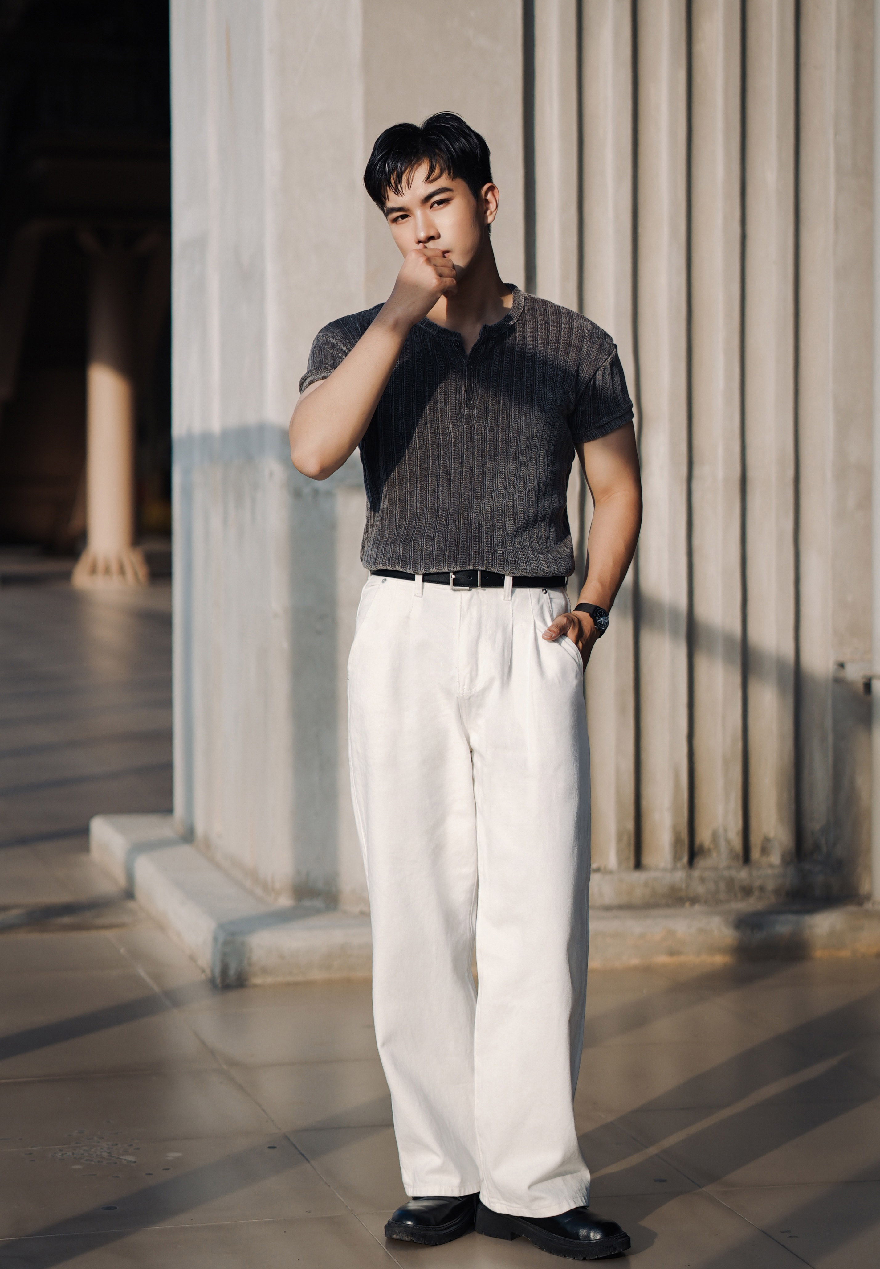 DANDY COSMO | [4สี]เสื้อผ้าทอ Muscle-Fit หุ่นล่ำ รุ่น Woven Ribbed ...