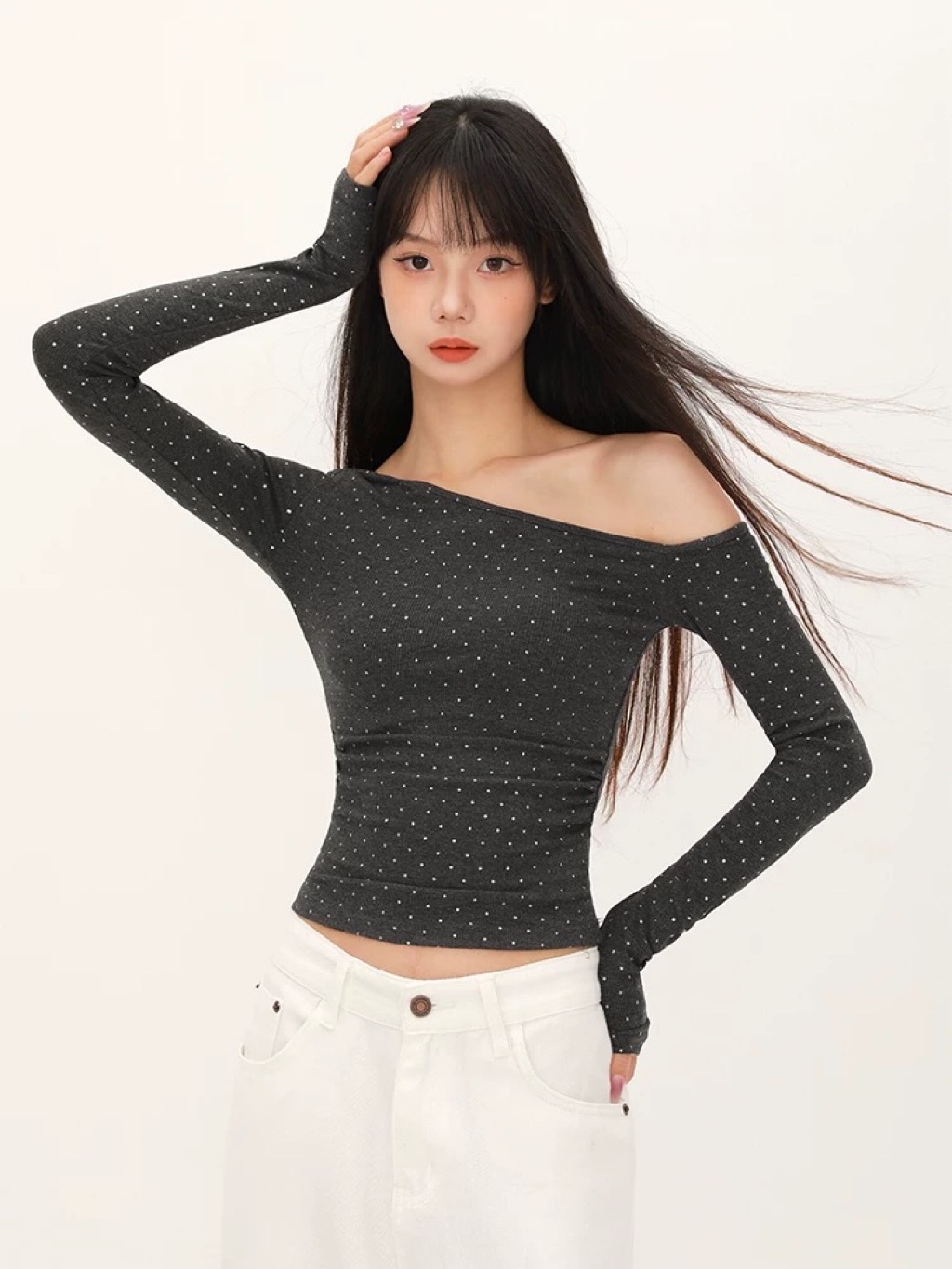 Bentoy(Q310-1)เสื้อยืดแขนยาว ปาด ไหล่ รัดรูป ติดเพชรสะท้านแสงทั้งตัว แต่งตัวง่าย ชิลชิล ดีไซน์ ...