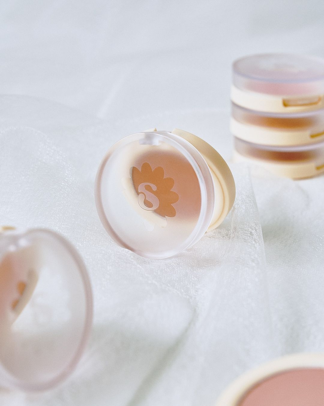 SUPERMOM THAILAND - Fluffy Face Blusher (4.5g.) ซุปเปอร์มัม ฟลัฟฟี่ เฟซ ...