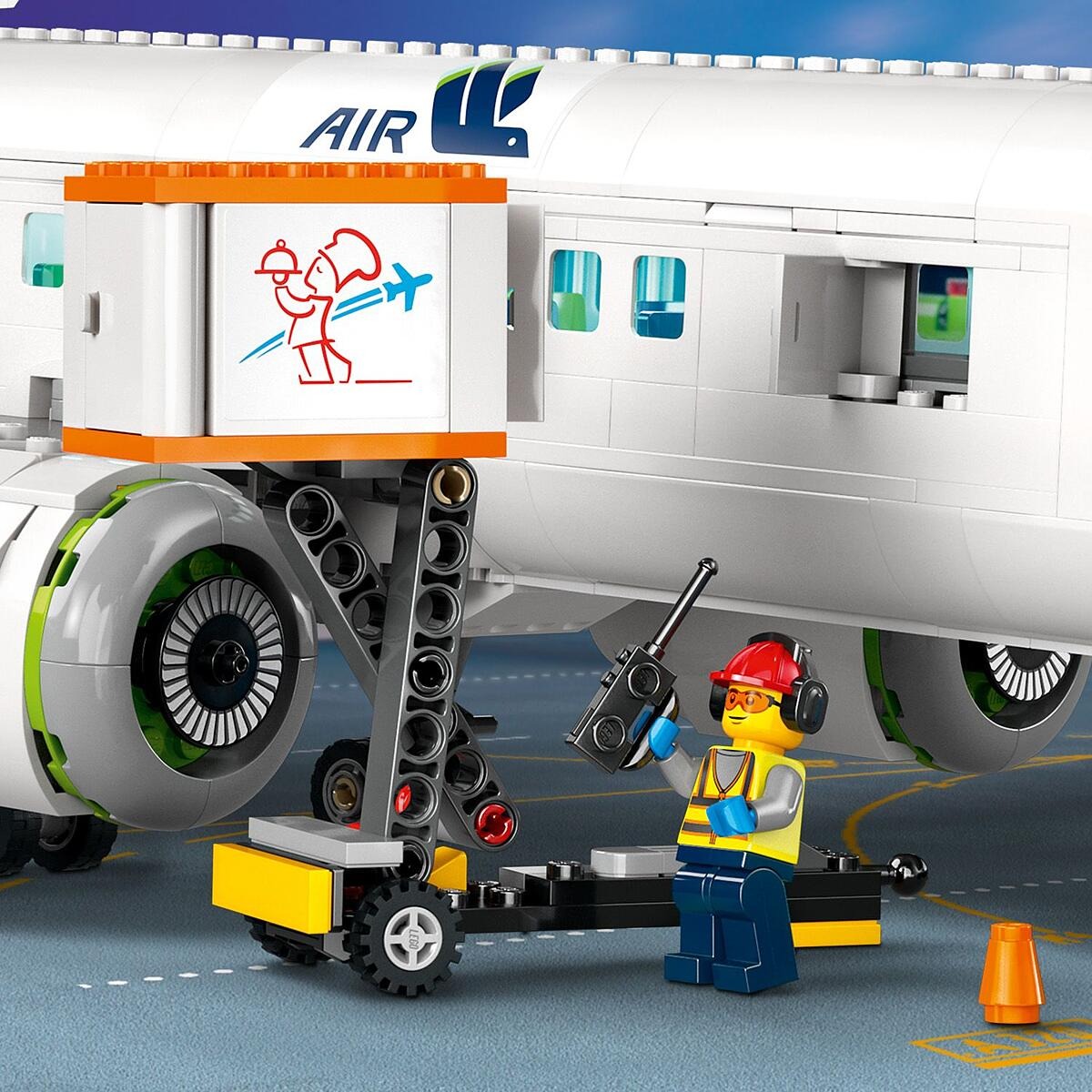 LEGO City 60367 Passenger Aeroplane Building Toy Set (930 Pieces ...
