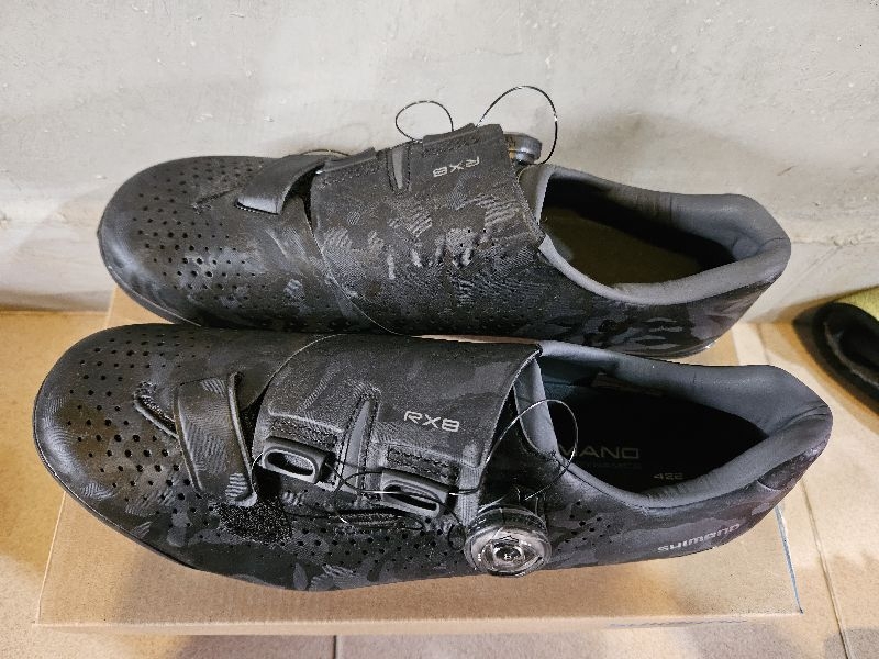 รองเท้าปั่นจักยาน shimano Rx800 wide แค่ลองใส่ size42 พร้อมกล่อง ...