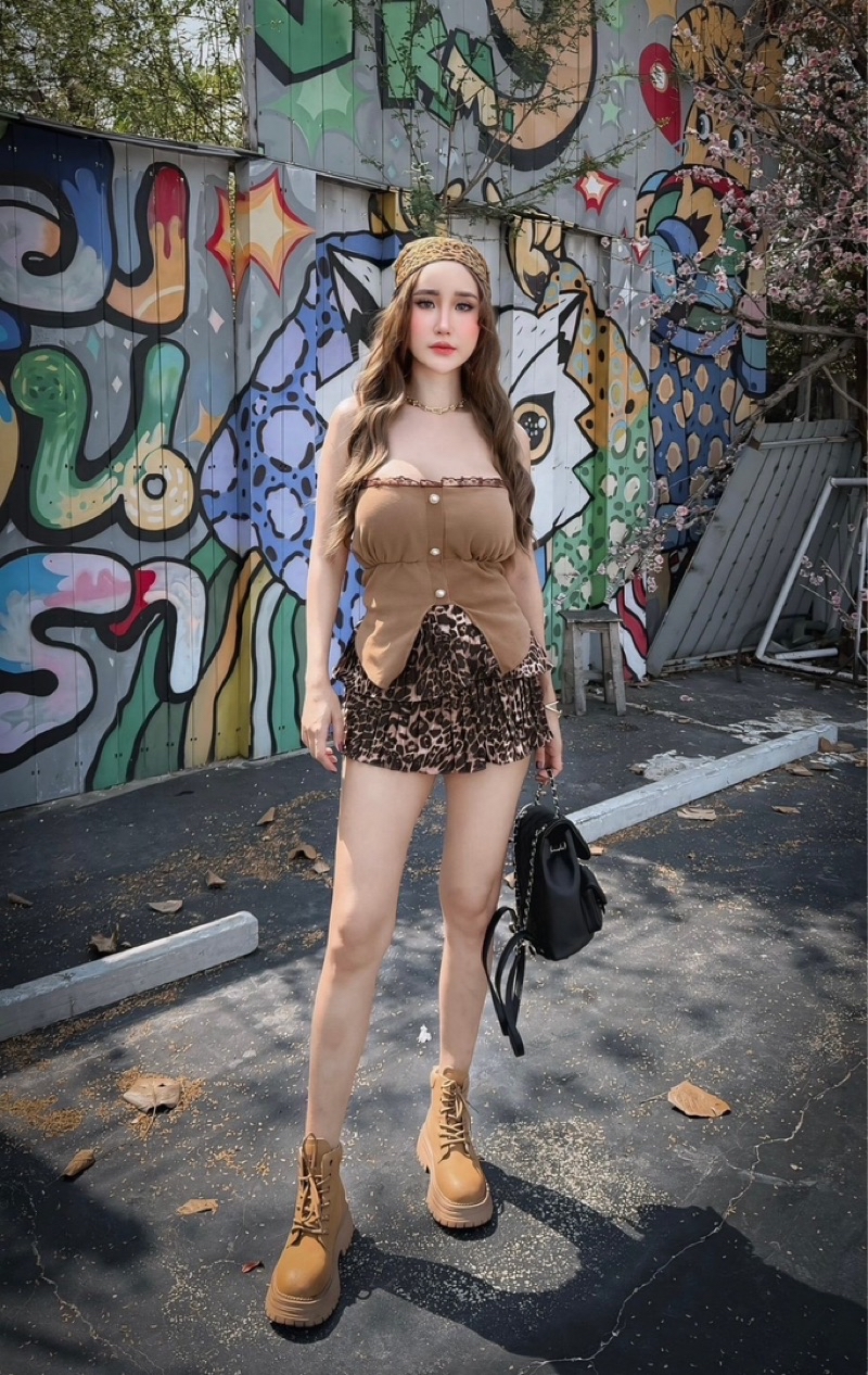 Phapassz - Set 2ชิ้น เกาะอก มาพร้อมกระโปรงเนื้อผ้าลายเสืออัดพรีทเนื้อสวยมาก #Khnesshop | Shopee ...