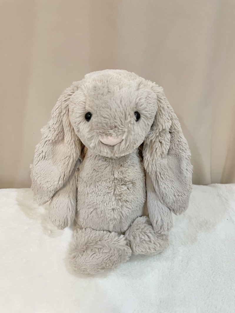 Jellycat bashful bunny M ตุ๊กตากระต่ายเจลลี่แคท ของแท้ มือสอง | Shopee ...