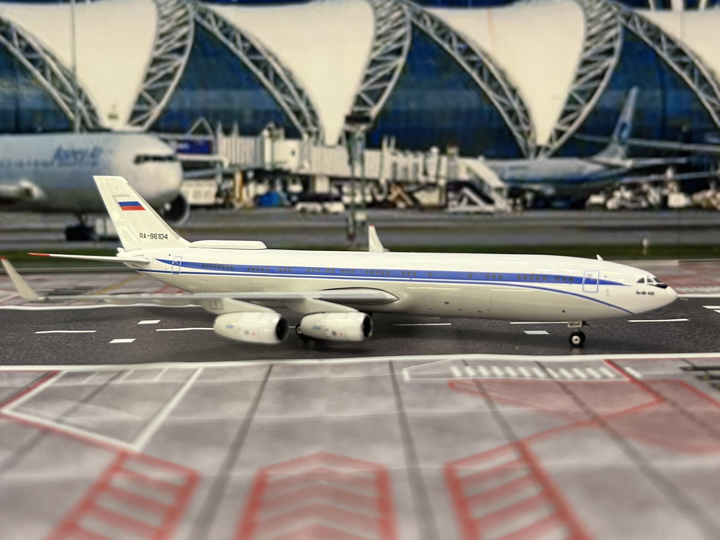 Phoenix Model [11980] 1:400 Russia IL-96-400 RA-96104 | Shopee Thailand