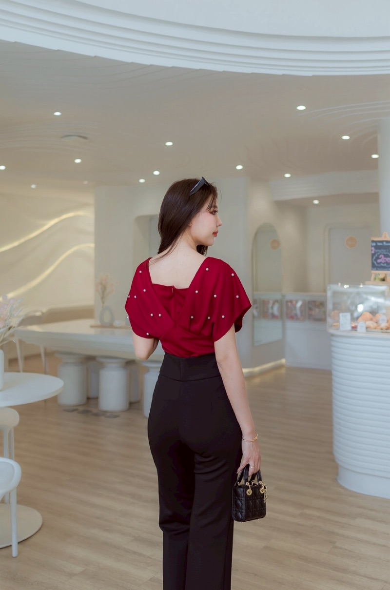 235 เสื้อสายเดี่ยวแต่งปกมุกตอก (ผ้ายืด Original REEYA) | Shopee Thailand