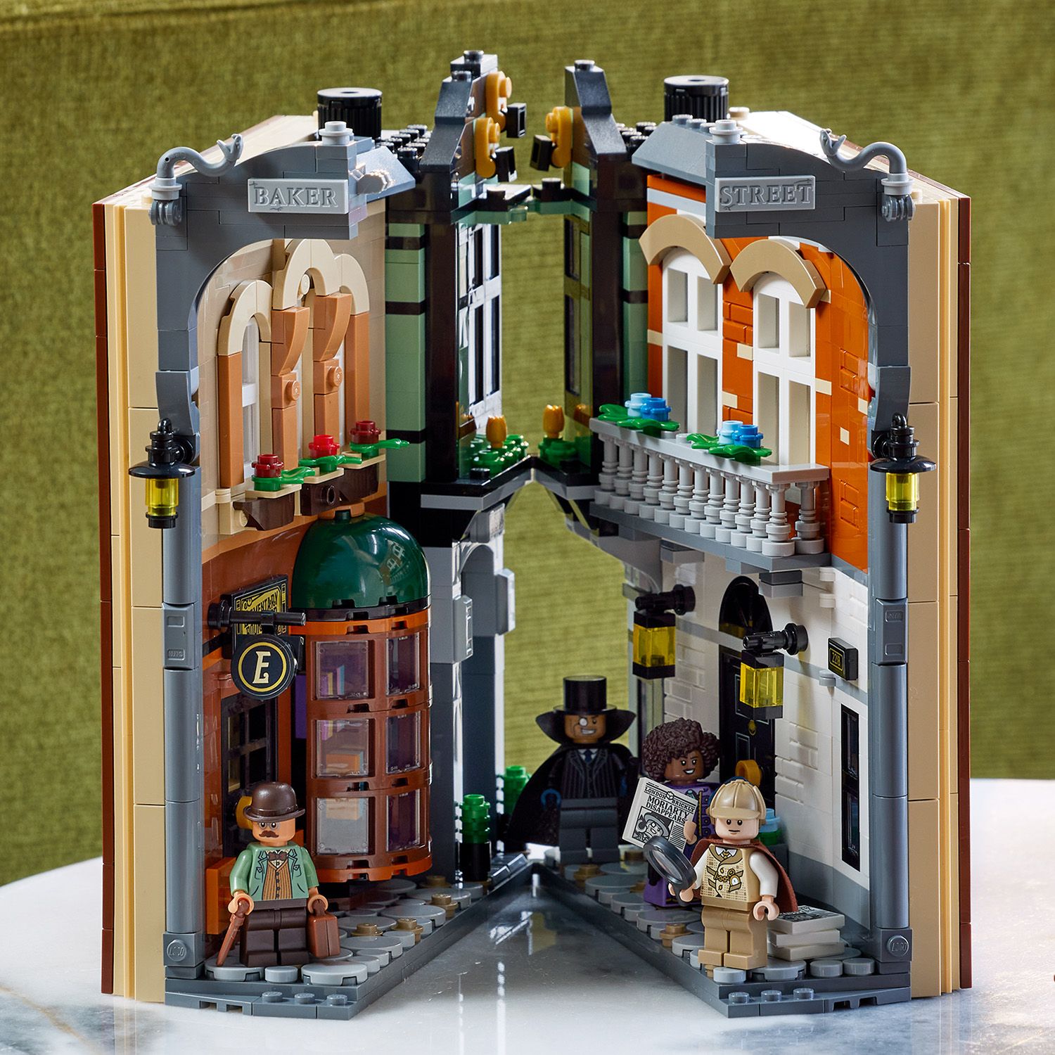 LEGO Icons 10351 Sherlock Holmes: Book Nook (1359 Pieces) | Shopee Thailand