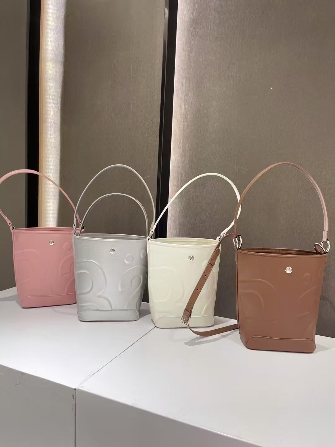 กระเป๋าสะพาย Rally whisper mini มีถุงผ้าครบ *พร้อมส่ง*ไม่ต้องรอของ R1 ...