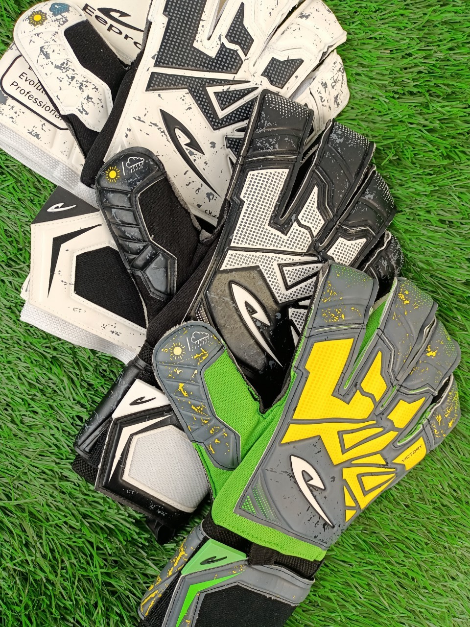 ถุงมือผู้รักษาประตู มีฟิงเกอร์เซฟ EEPRO SPORT รุ่น EG10A3 | Shopee Thailand