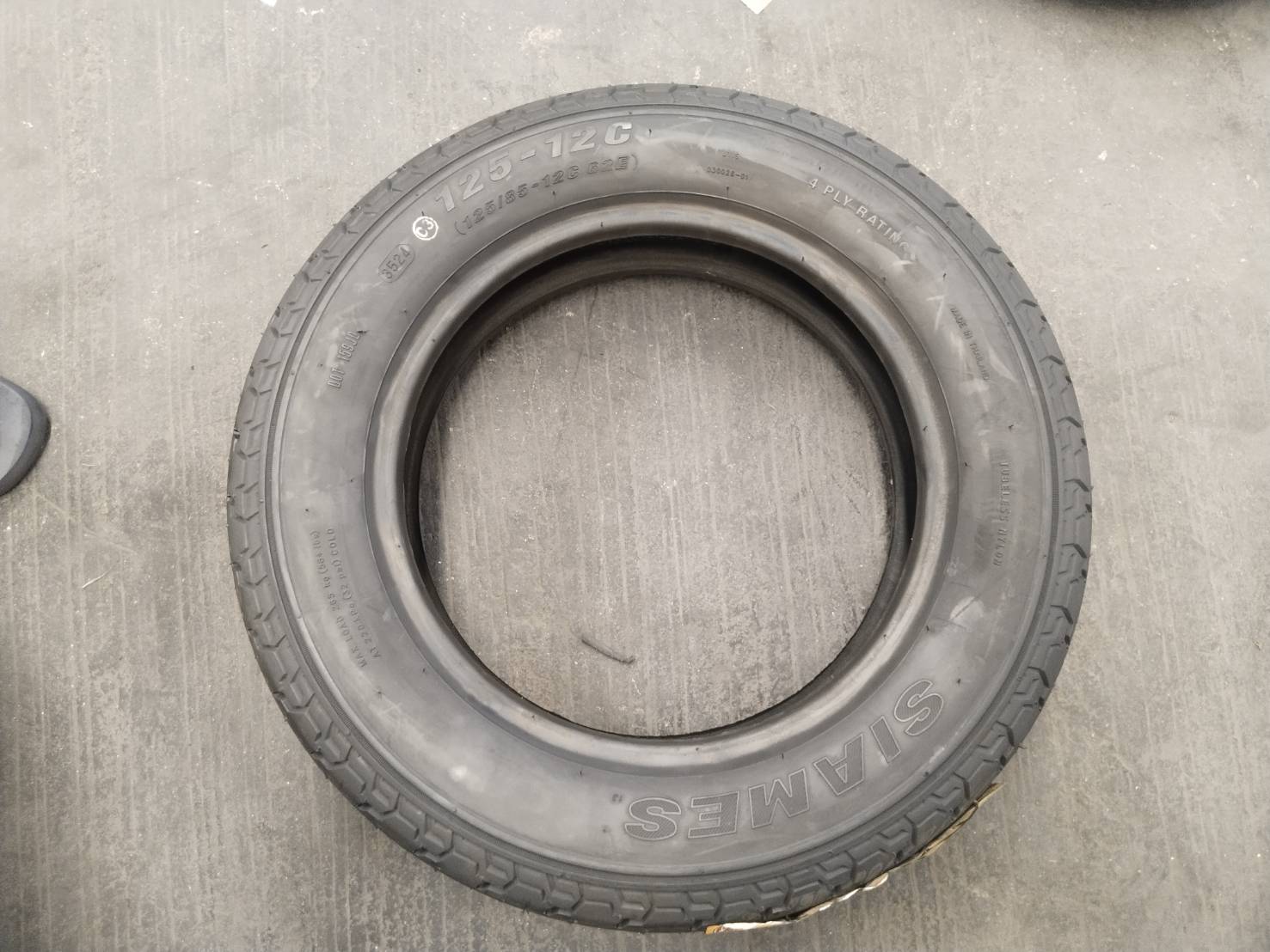ยางรถ รถตุ๊กๆ ยี่ห้อ SIAMES รุ่น TR705 ขนาด 125-12 ผ้าใบ4ชั้น | Shopee Thailand