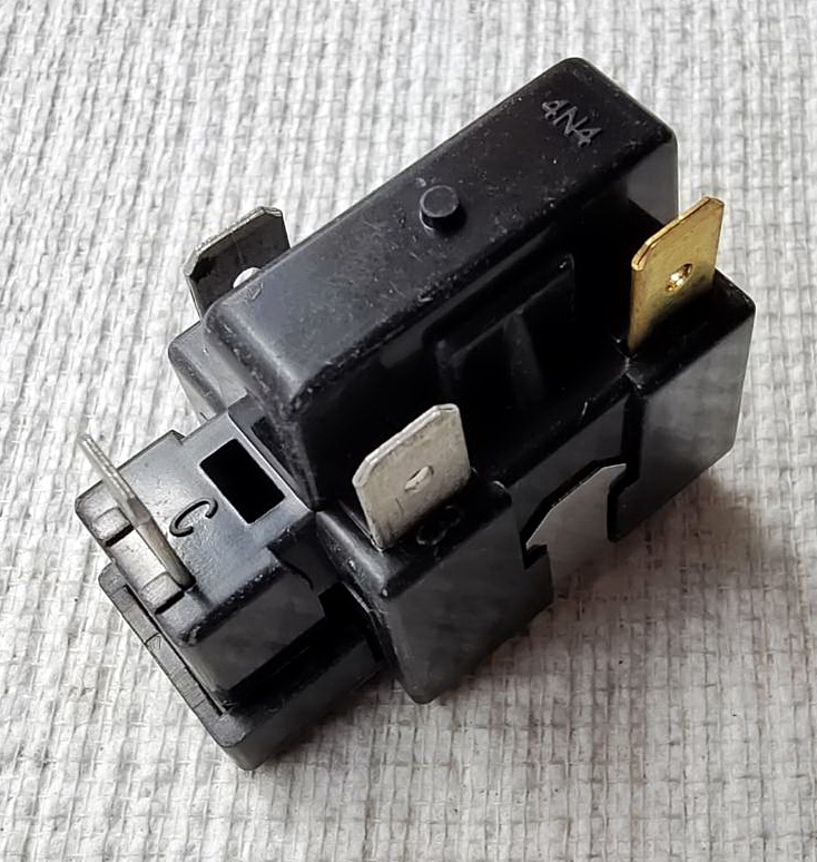 รีเลย์ PTC(IC) 4 ขา สำหรับ คอมเพรสเซอร์ตู้เย็น ยี่ห้อ GMCC(HITACHI ...