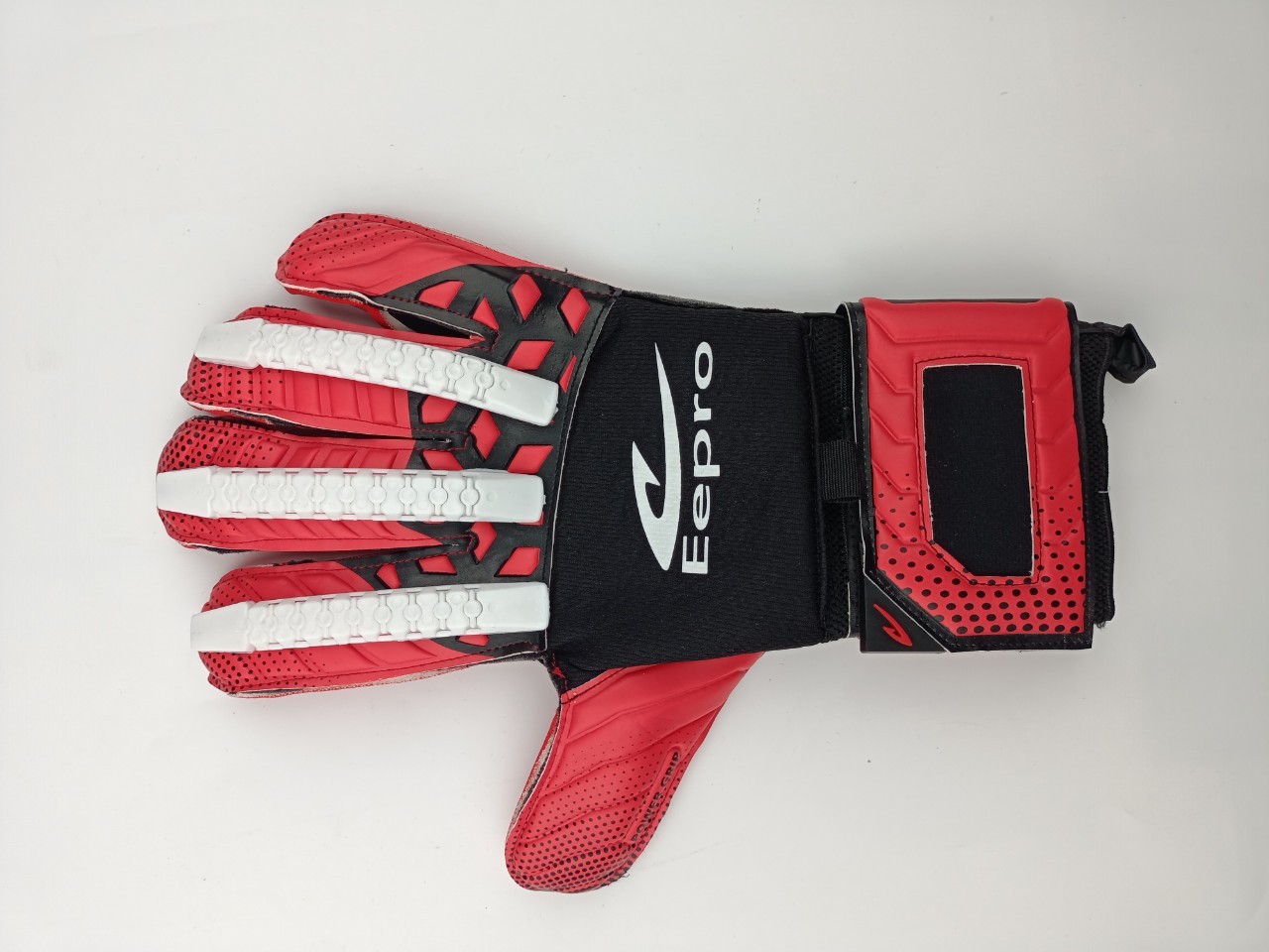 ถุงมือผู้รักษาประตู มีฟิงเกอร์เซฟ EEPRO SPORT รุ่น EG10A4 | Shopee Thailand