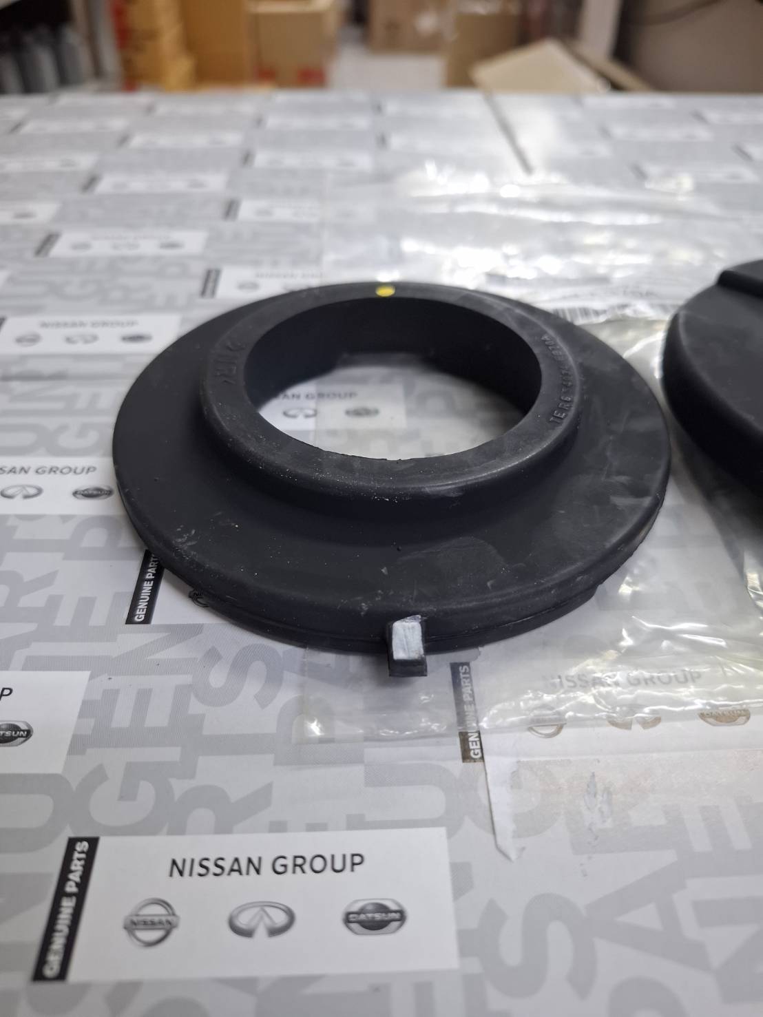 ยางรองสปริงโช๊คอัพหน้า (ราคาต่อคู่) NISSAN NAVARA D40 , NISSAN NAVARA ...