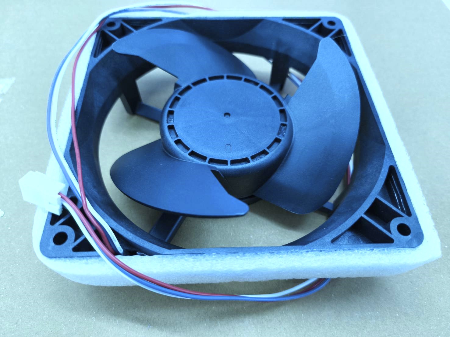 พัดลมตู้เย็น HITACHI ฮิตาชิ HH0004140A สามสาย 3เฟส 0.13A ขนาด 5"x5 ...