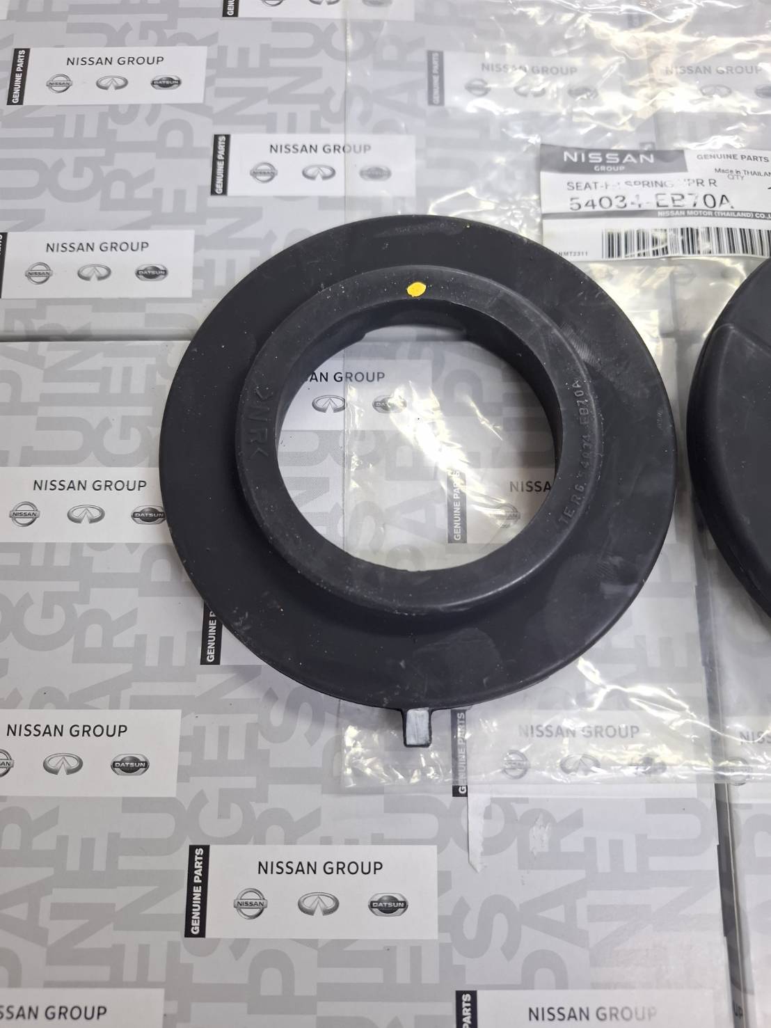 ยางรองสปริงโช๊คอัพหน้า (ราคาต่อคู่) NISSAN NAVARA D40 , NISSAN NAVARA ...