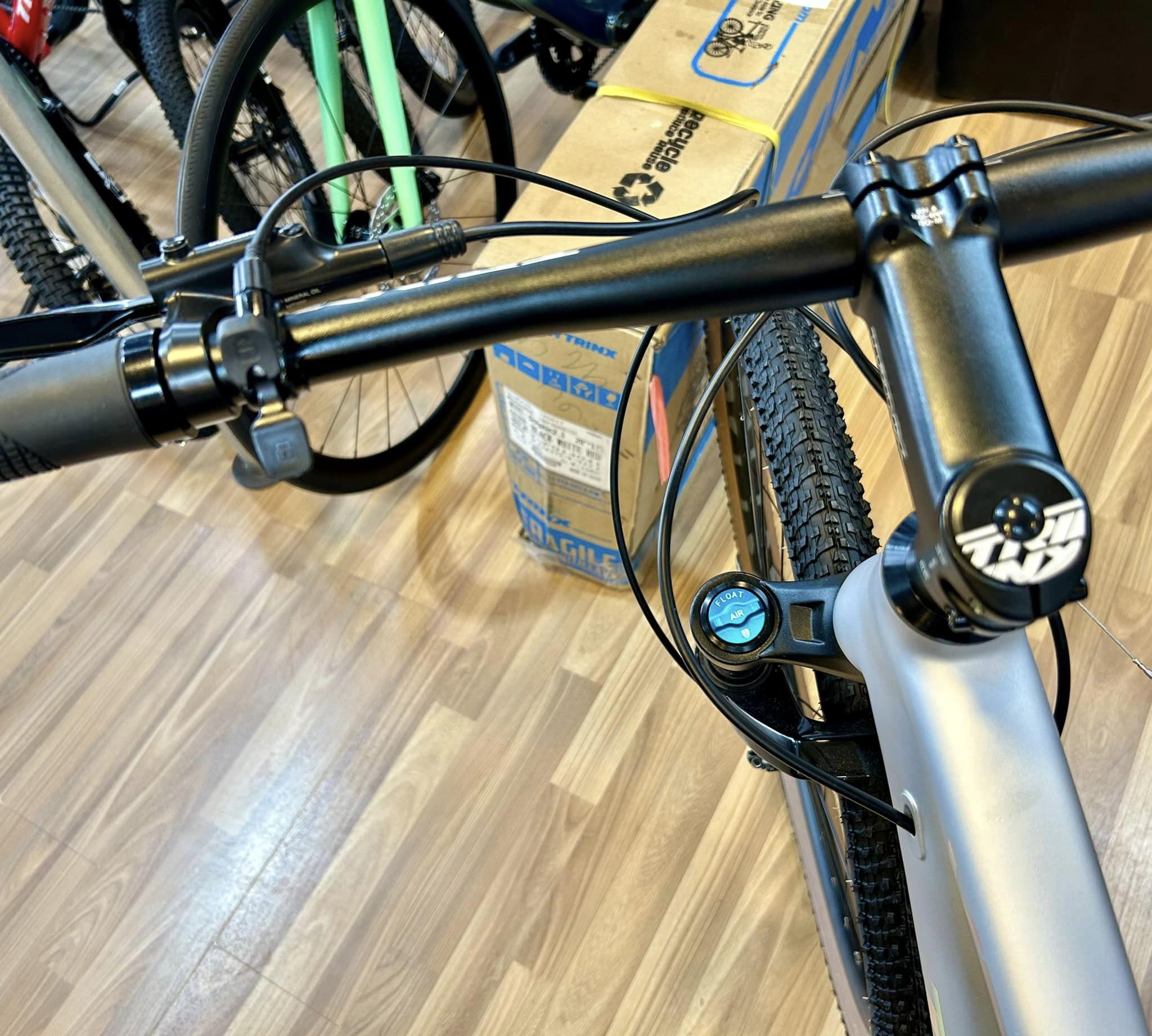 ใหม่ TRINX X5Pro เสือภูเขาเฟรมอลูมิเนียม ล้อ 29 นิ้ว Shimano Deore 1x10 ...