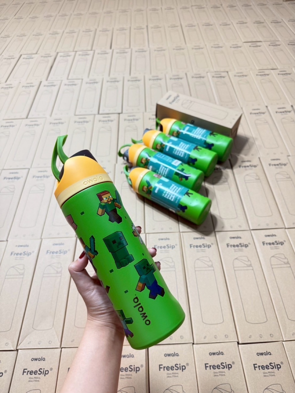 𝗢𝘄𝗮I𝗮 𝘅 𝗠𝗶𝗻𝗲.𝗰𝗿𝗮𝗳𝘁 𝗙𝗿𝗲𝗲𝘀𝗶𝗽 𝟮𝟰 𝗢𝘇🟩⬛️ …..ขวด24oz คอลใหม่ มายคราฟ เอาใจลูก ...