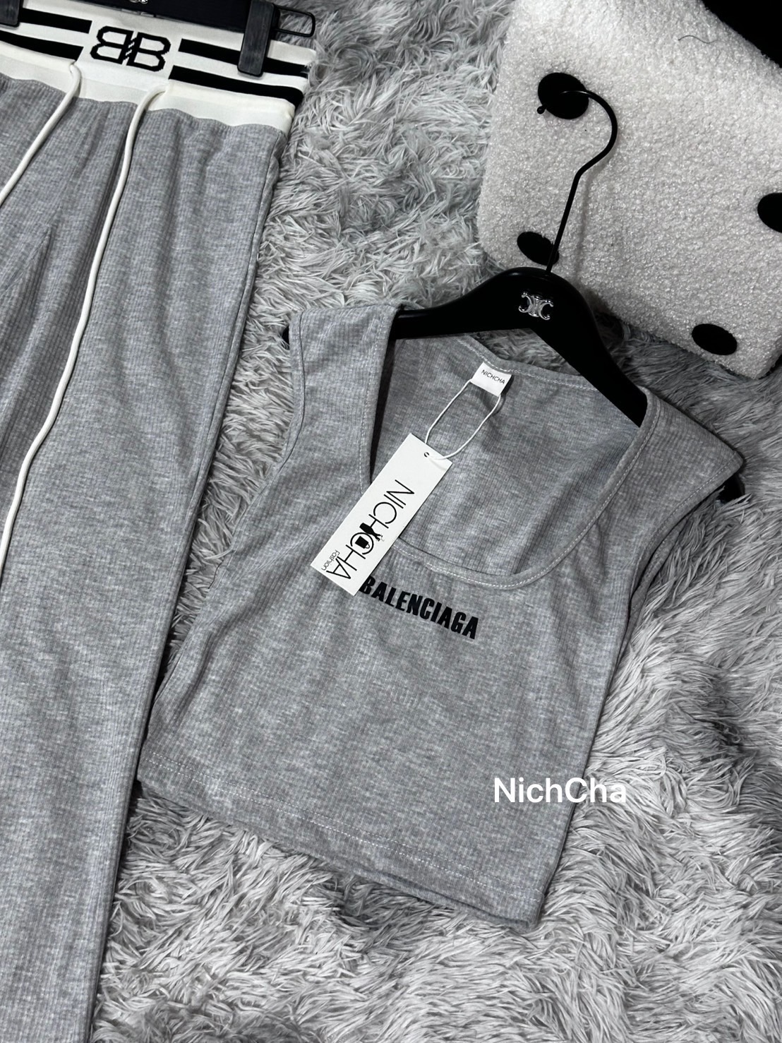 Nichcha Set2ชิ้น - เสื้อแขนกุดคอเหลี่ยม สกรีนอก - กางเกงขาขาม้า เอวสูง | Shopee Thailand