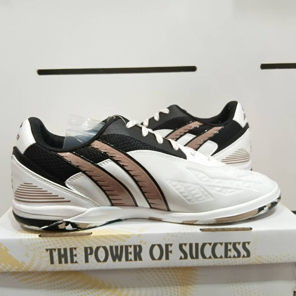 Pan VIGOR XII MICROFIBER. รองเท้าฟุตซอลแพน รุ่นท็อป PF146K | Shopee ...