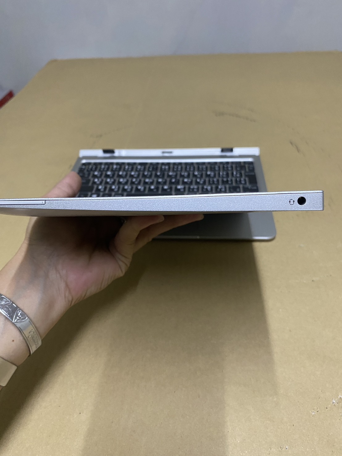 Tablet 2in1 HP x2 210 G2 PC cpu Atom x5-z8350(RAM:4GB/SSD:128GB)แท็บเล ...