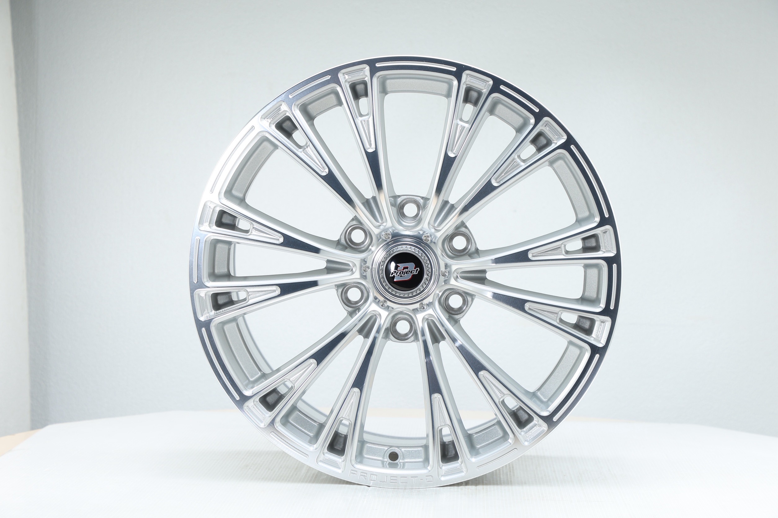 ล้อเลนโซ่ LENSO รุ่น Project D 96H ขอบ 18 กว้าง 8.5 6รู139.7 ออฟ+38 มี ...