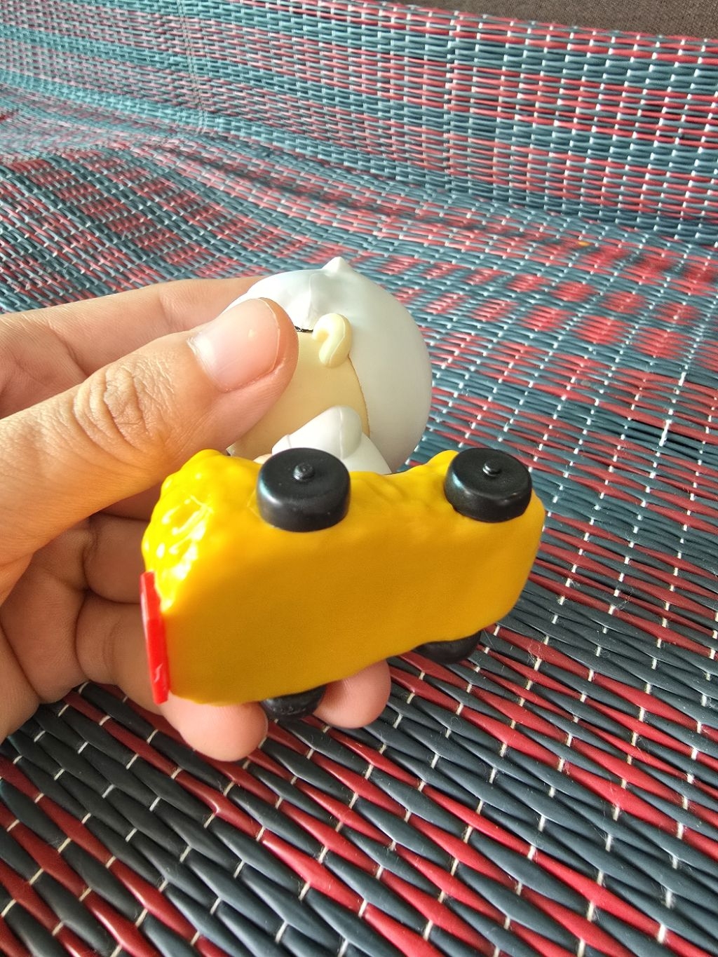 ของเล่นในภาพคือฟิกเกอร์ "เบบี้ แซนเดอร์ส" (Baby Sanders) หนึ่งในคอลเลก ...