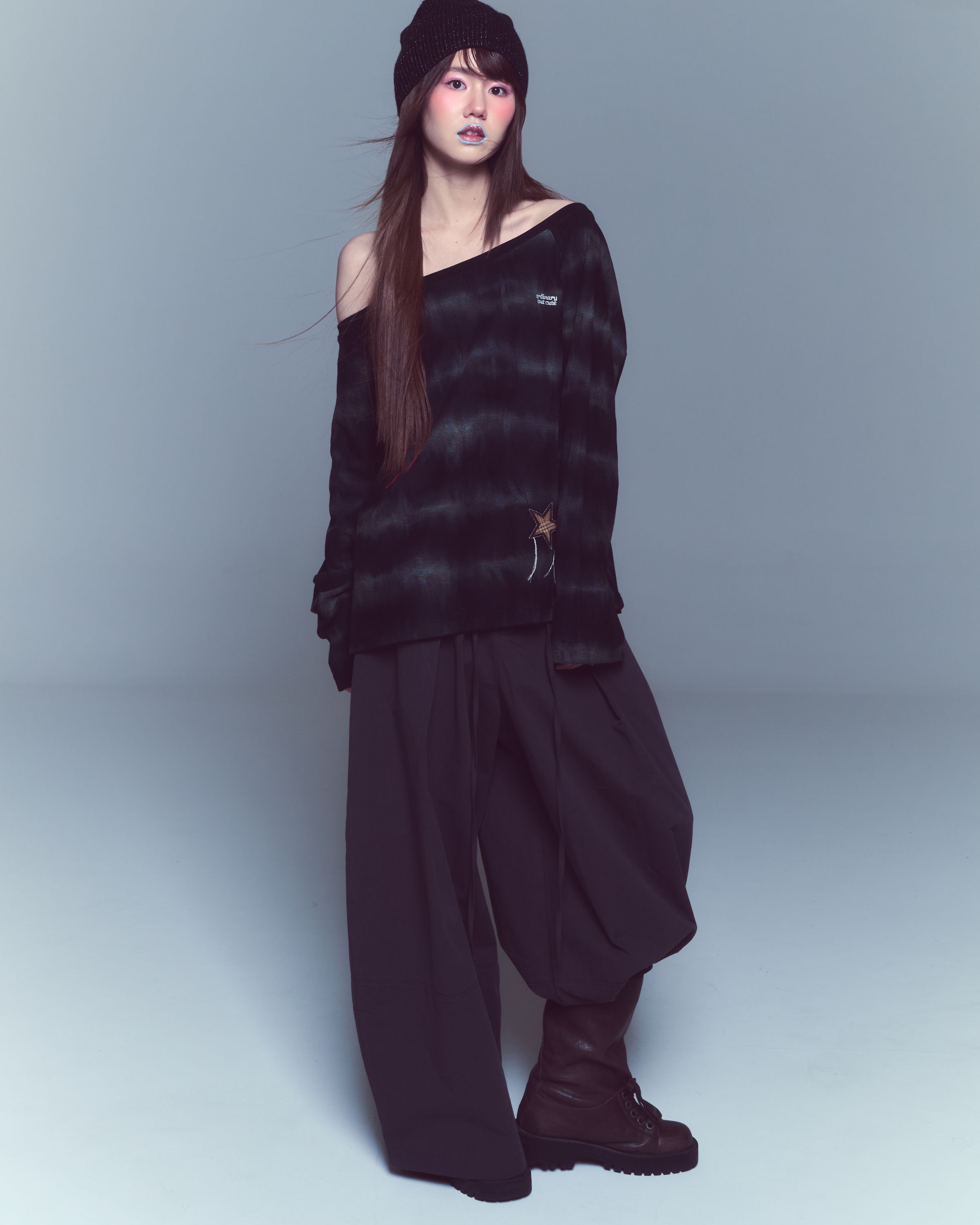 เสื้อปาดไหล่ odbc dark cute off shoulder เสื้อปาดไหล่ ลายดาวสุดคิ้ว ...