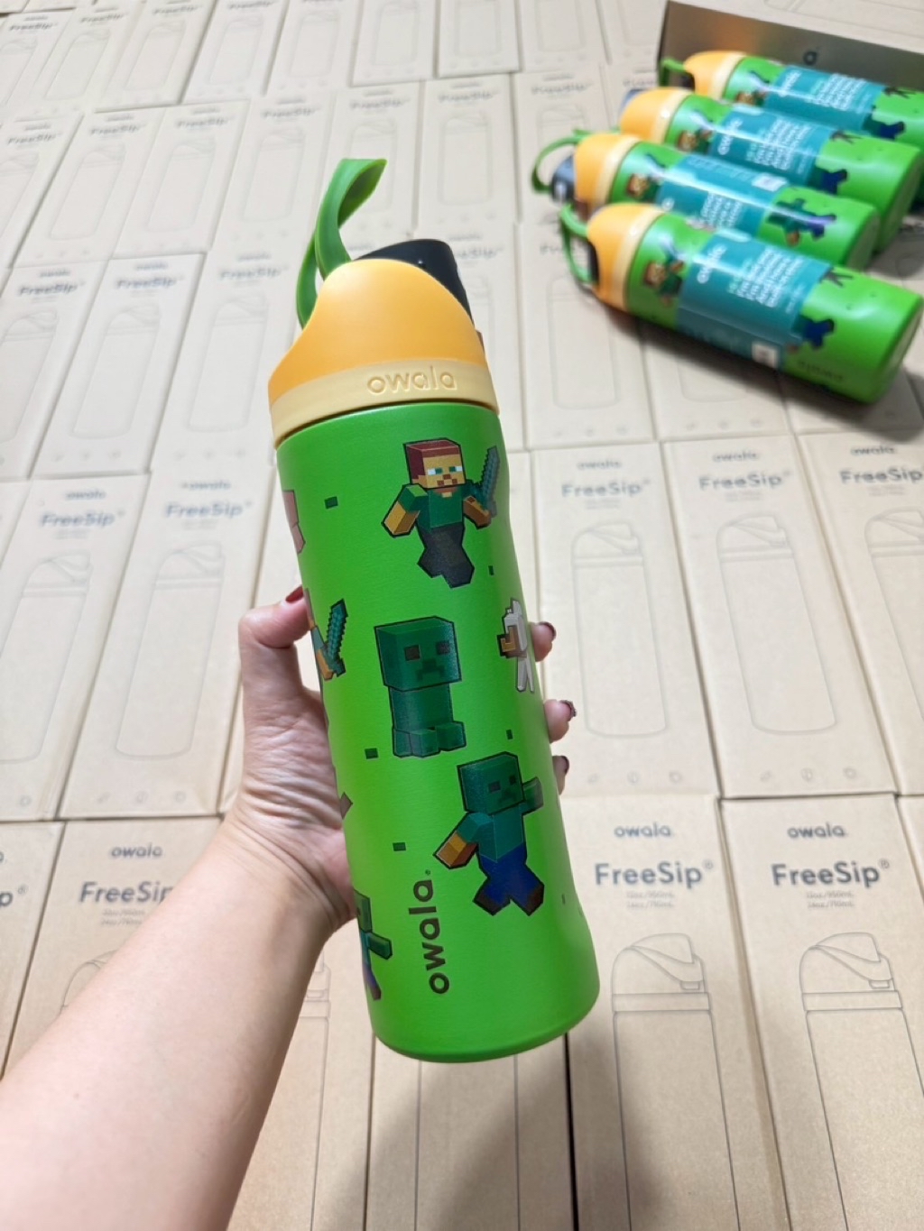 𝗢𝘄𝗮I𝗮 𝘅 𝗠𝗶𝗻𝗲.𝗰𝗿𝗮𝗳𝘁 𝗙𝗿𝗲𝗲𝘀𝗶𝗽 𝟮𝟰 𝗢𝘇🟩⬛️ …ขวด24oz คอลใหม่ มายคราฟ เอาใจลูก ...