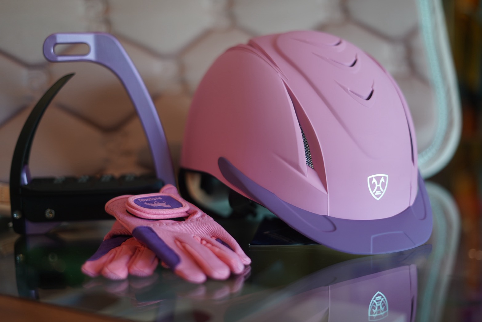 หมวกขี่ม้า hanoverian germany leather cap ปรับได้ เเละปีกหน้า safety ...