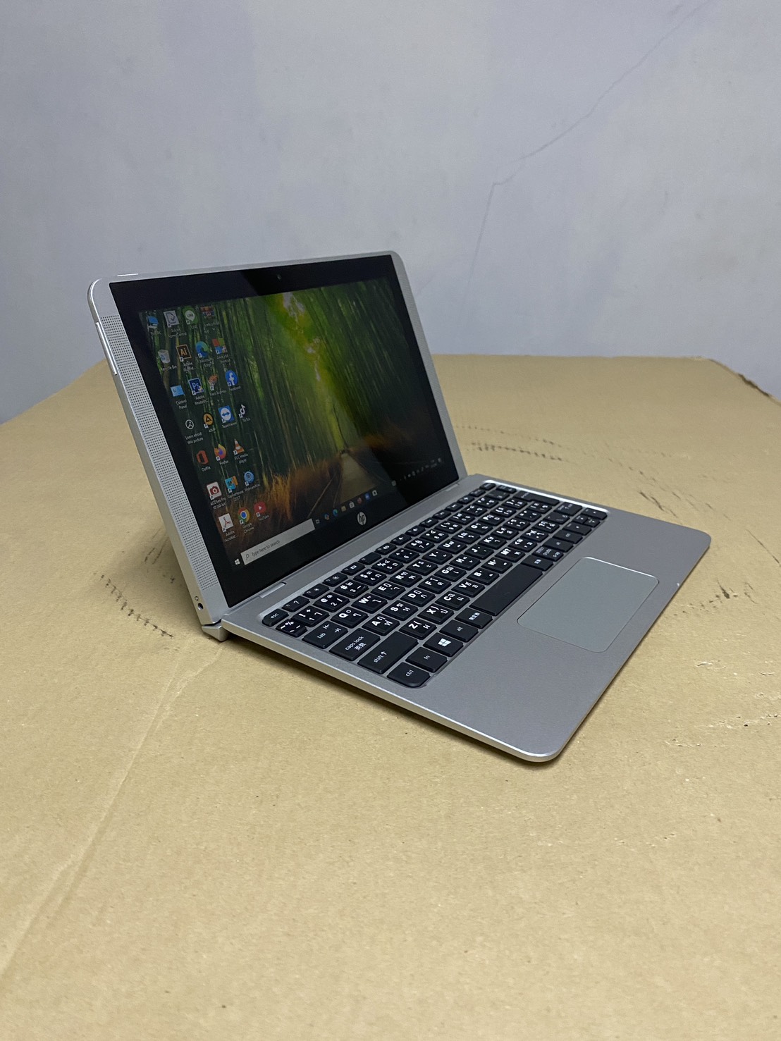 Tablet 2in1 HP x2 210 G2 PC cpu Atom x5-z8350(RAM:4GB/SSD:128GB)แท็บเล ...