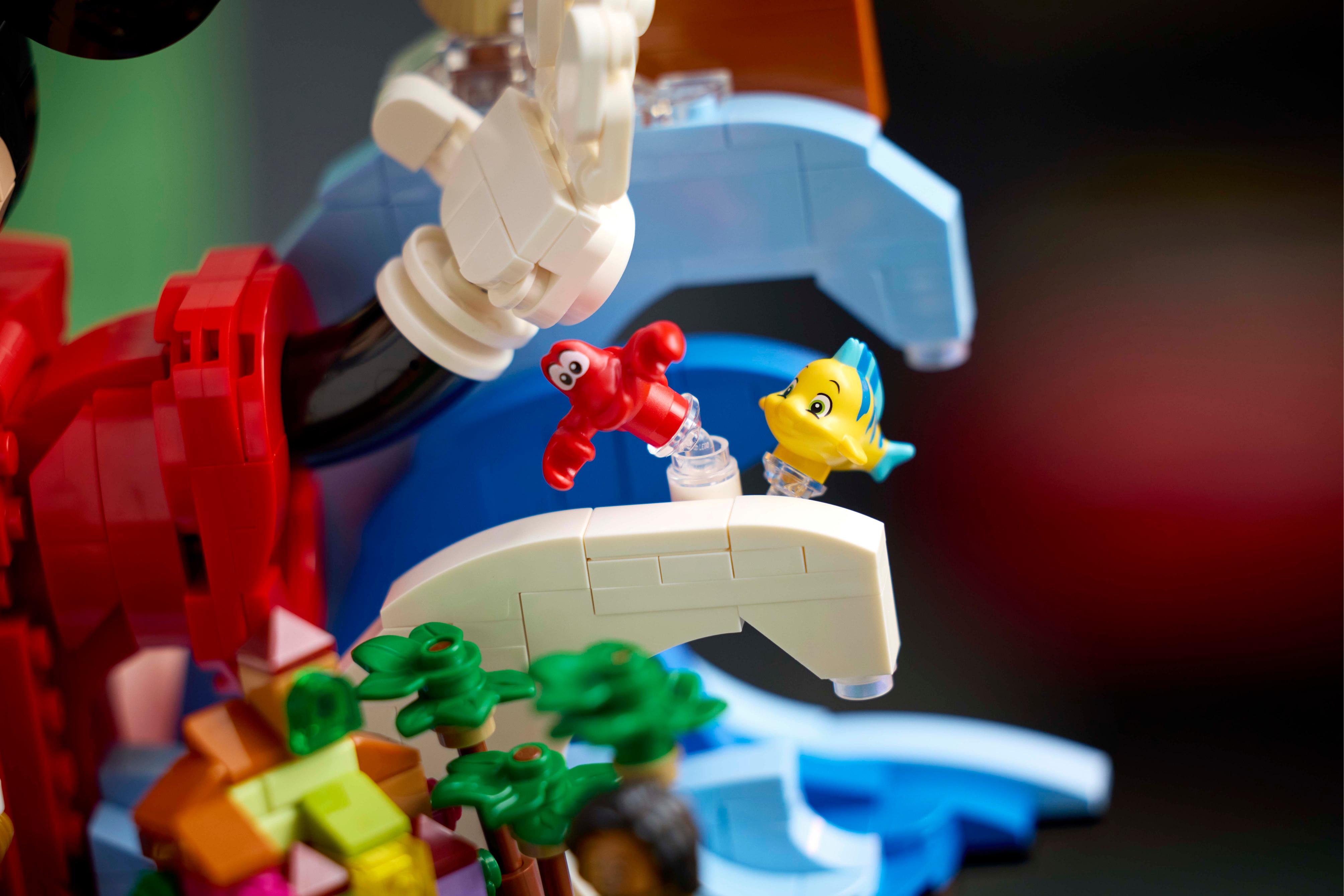 LEGO Ideas 21352 Magic of Disney (1103 Pieces) | Shopee Thailand