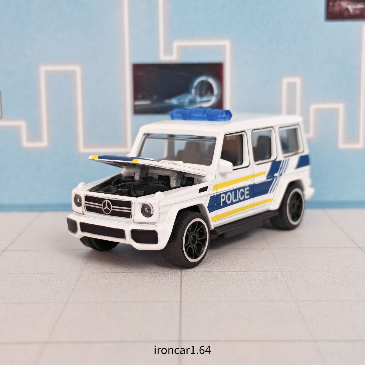 โมเดลรถ majorette mercedes benz G63 / G500 สีขาว ลายตำรวจ POLICE ...
