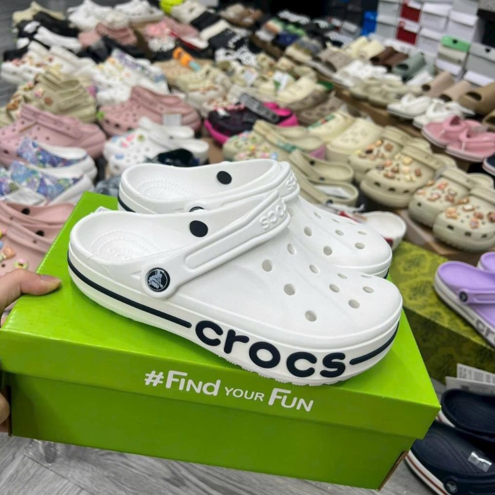 CROCS 2024 จระเข้ อุดตัน หัวเข็มขัดรองเท้าแตะสไลด์รองเท้าแตะคลาสสิก ...
