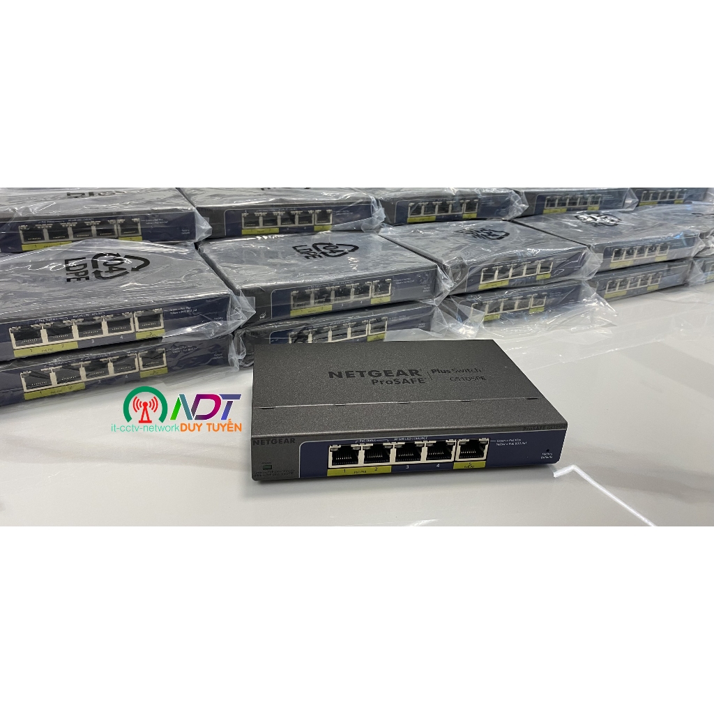 Exterander PoE Extender - Smartly managed Netgear GS105PE Plus PoE ...