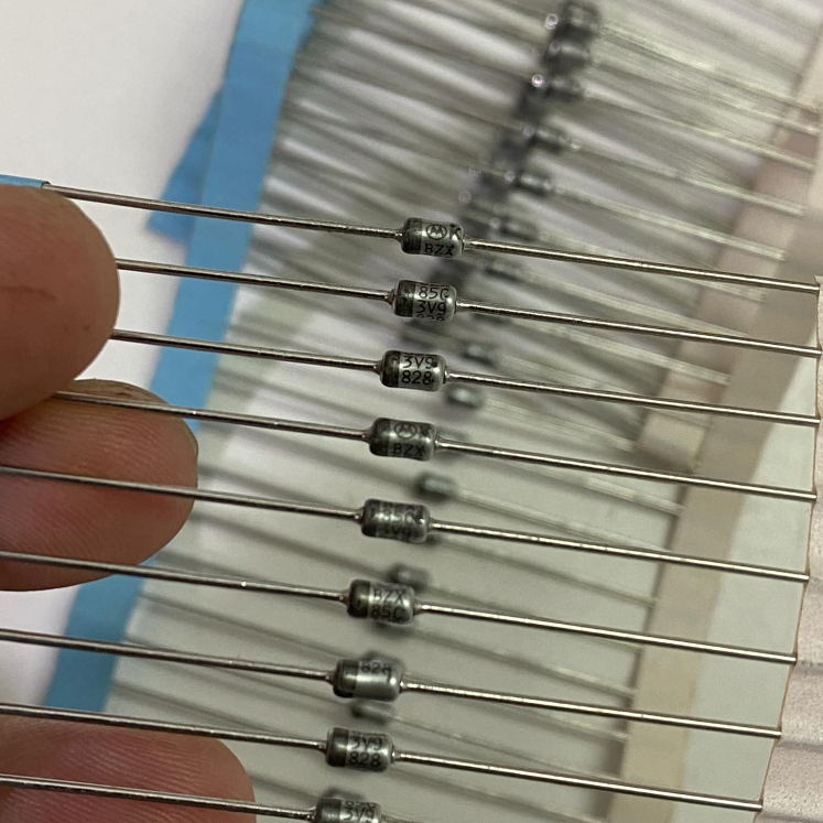 B19 vishay ยี่ห้อ 3V9 ตัวควบคุมแรงดันไฟฟ้า Diode BZX85-C3V9 3.9V DO-41 ...