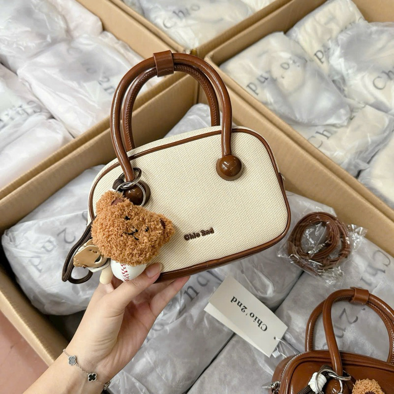กระเป๋า Chio2nd พร้อมกล่องและพวงกุญแจ 319 Full Box | Shopee Thailand