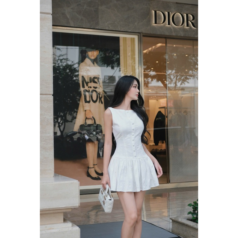 Chouchou MIDDLE BUTTON LACE DRESS | Shopee Thailand